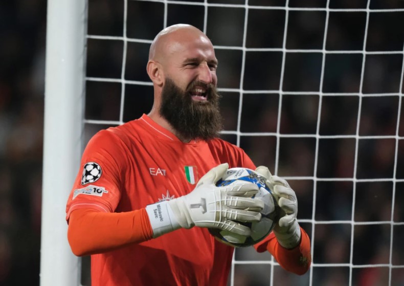 Fudbaleri Napolija osvojili Superkup Italije, trofej za Vanju ...